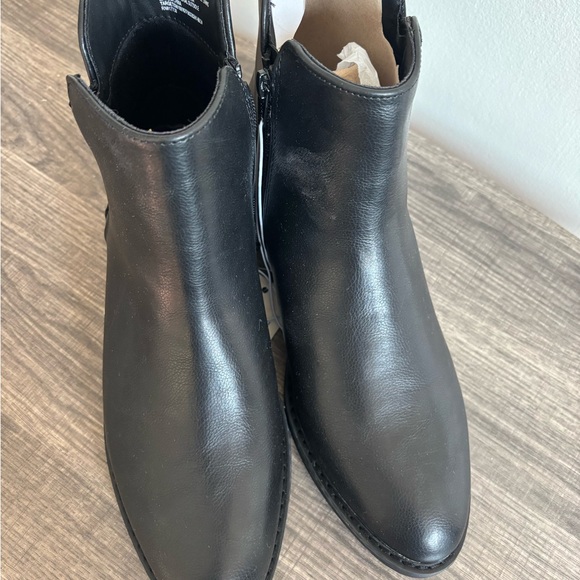Universal Thread | Shoes | Universal Thread Black Leather Ankle Boots ...